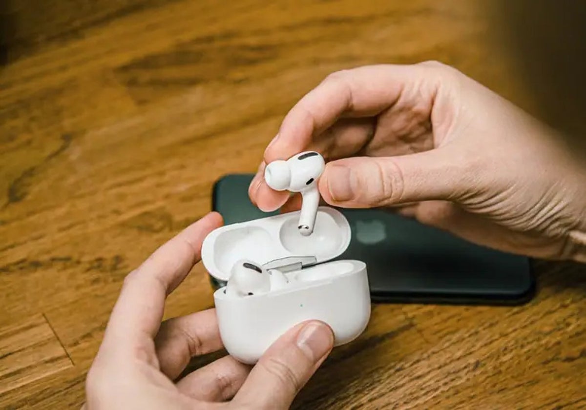 How A Quest To Find Stolen AirPods Led To A Double Kidnapping And 14 how-a-quest-to-find-stolen-airpods-led-to-a-double-kidnapping-and-14